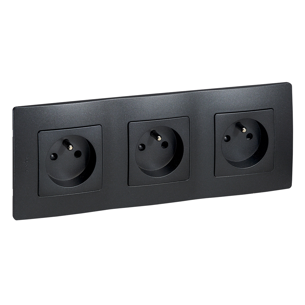 Legrand 200364 Kit prises triples 3x2p+t Niloé - 16a - Encastré - FONTE