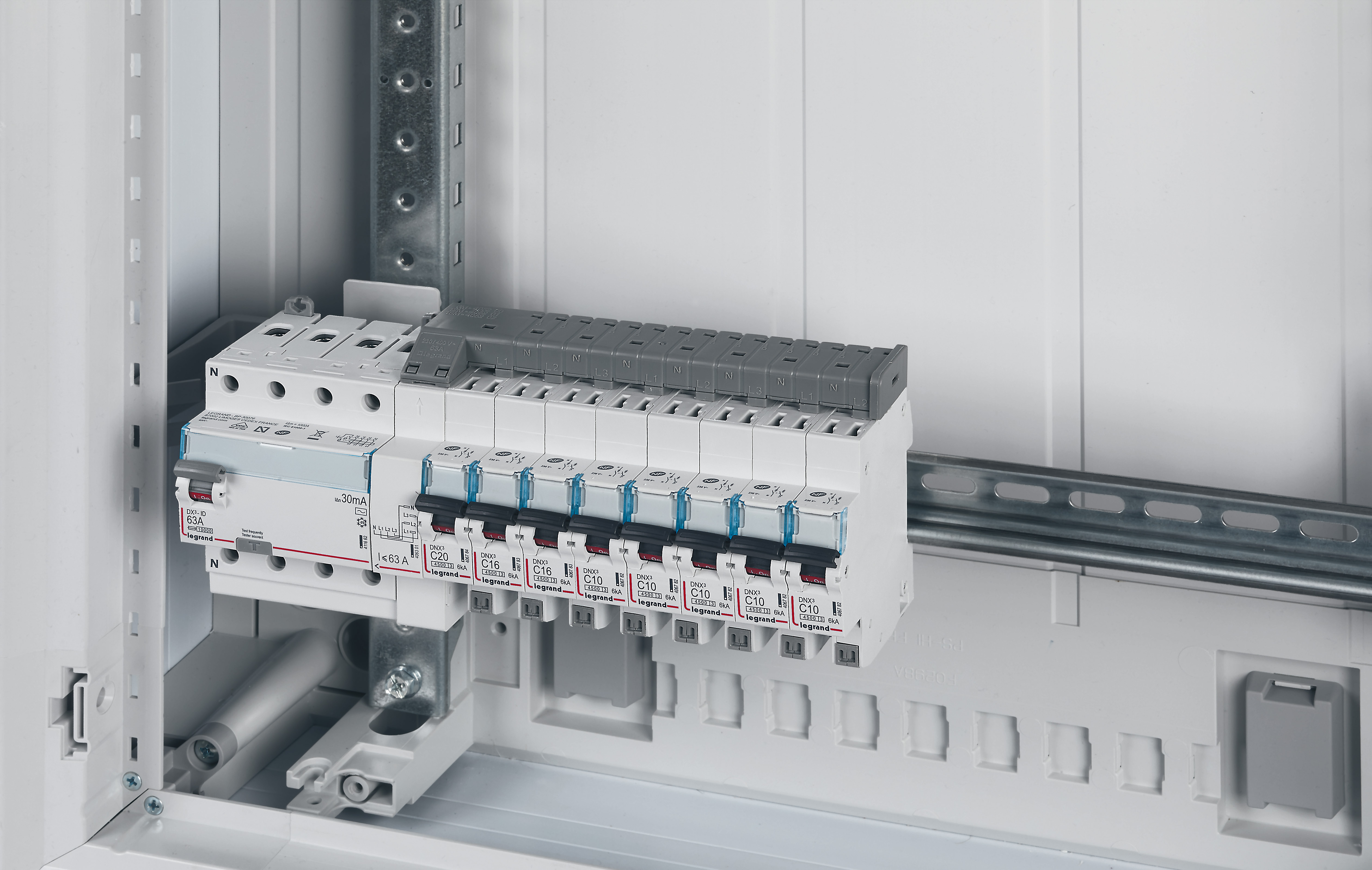 411662 Interrupteur différentiel DX3-ID 63A 30mA 400V - Legrand