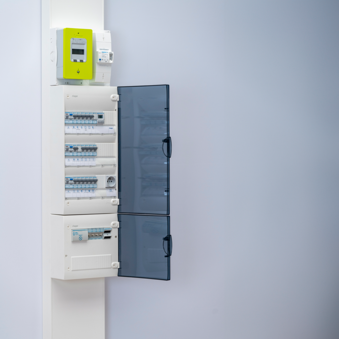 TN131 Répartiteur Téléphone RNIS 4 Sorties RJ45 - Hager